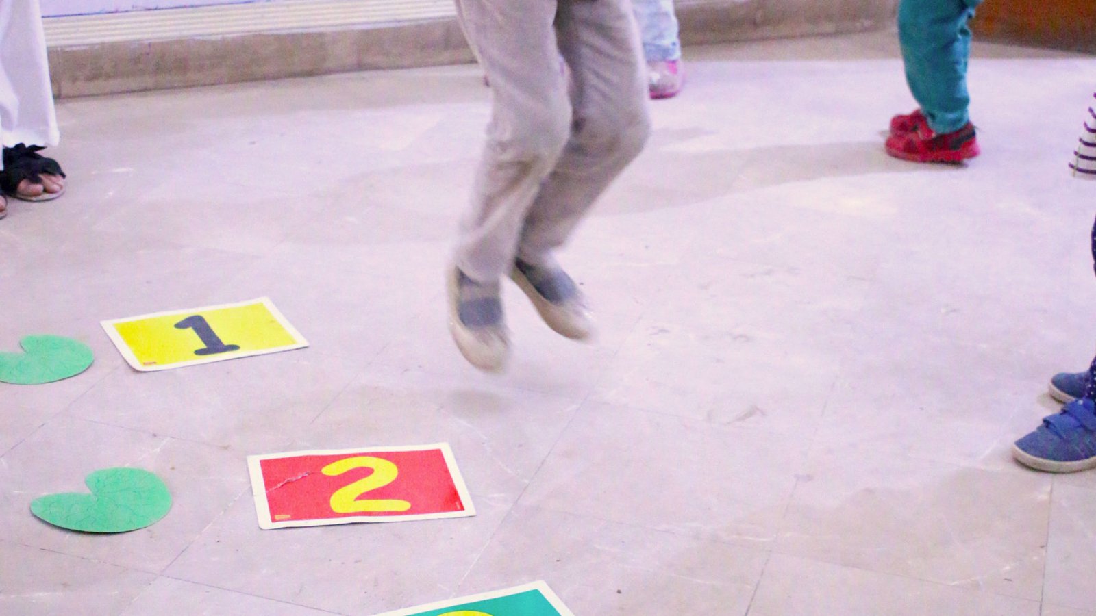 Froggy Jumps: Counting Forwards and Backwards! – Unsere Kinder